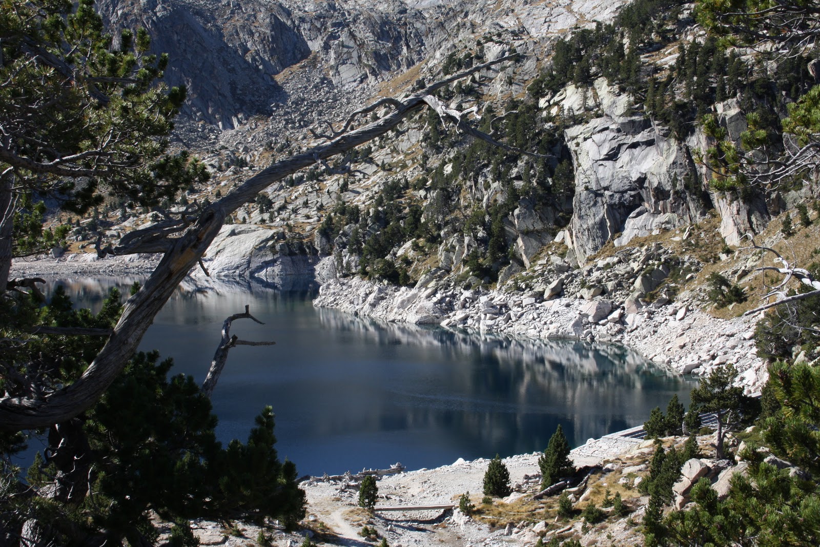 SENDERISMO y EXCURSIONISMO en los PIRINEOS: P.N. AIGÜESTORTES (octubre ...
