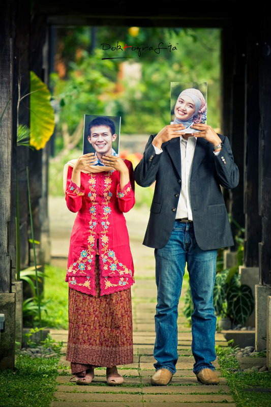 Review Prewed Photos... cheese! :D | my wedding carousel