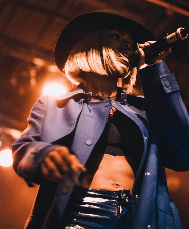 Teyana Taylor dry humps BBW on stage... - ~ * Toya'z World