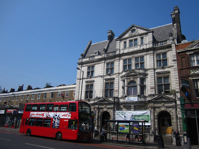 LET'S GO AROUND THE WORLD!!!: ASYIKNYA MENGINAP GRATIS DI LONDON