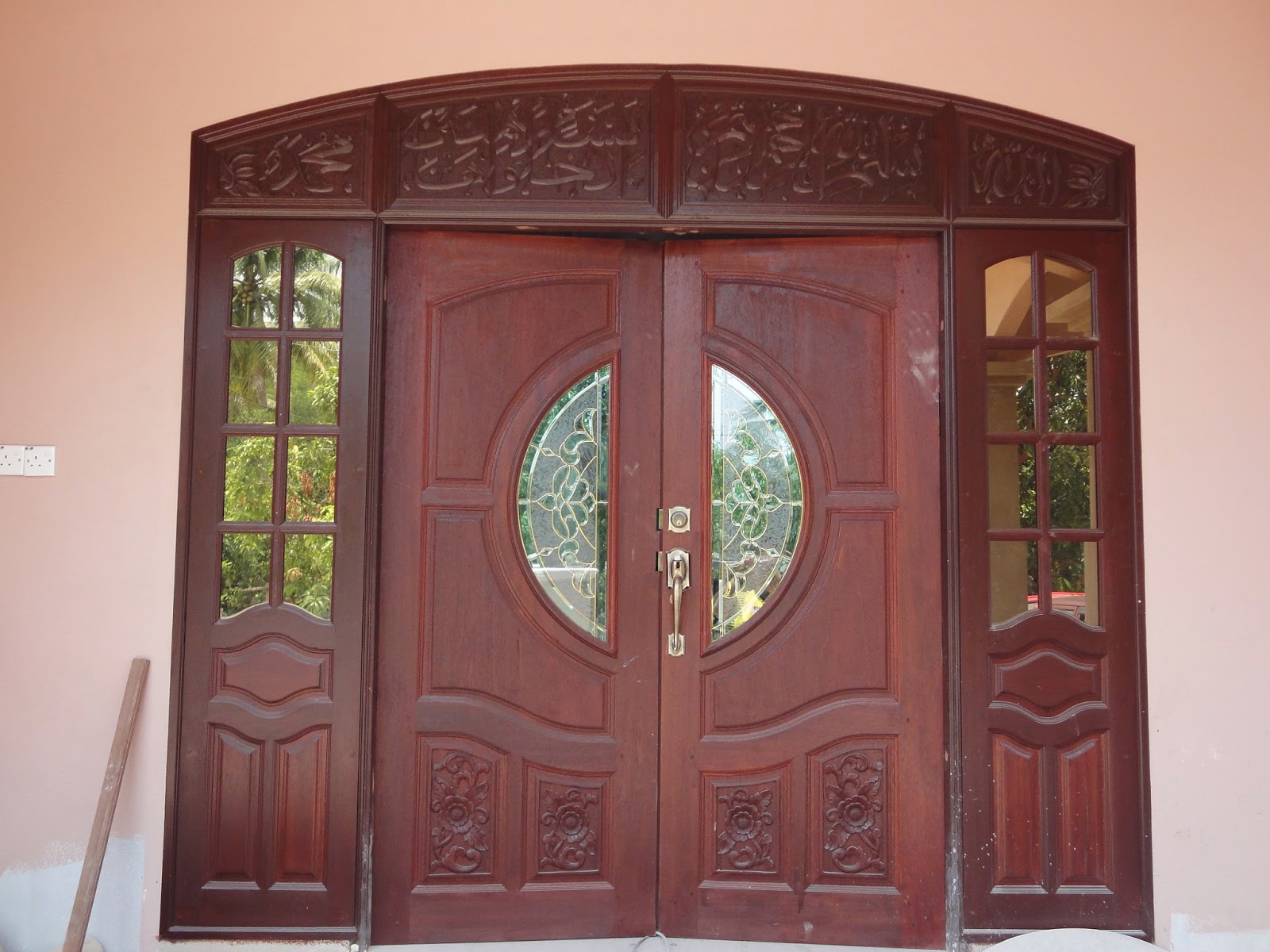 KAYU UKIRAN TERENGGANU: FRAME DAN PINTU UTAMA