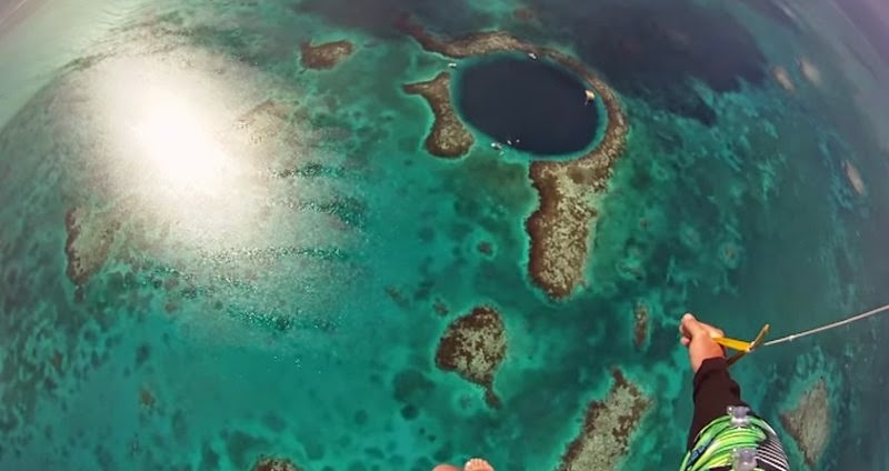 Salto de paraquedas em Blue Hole - Belize