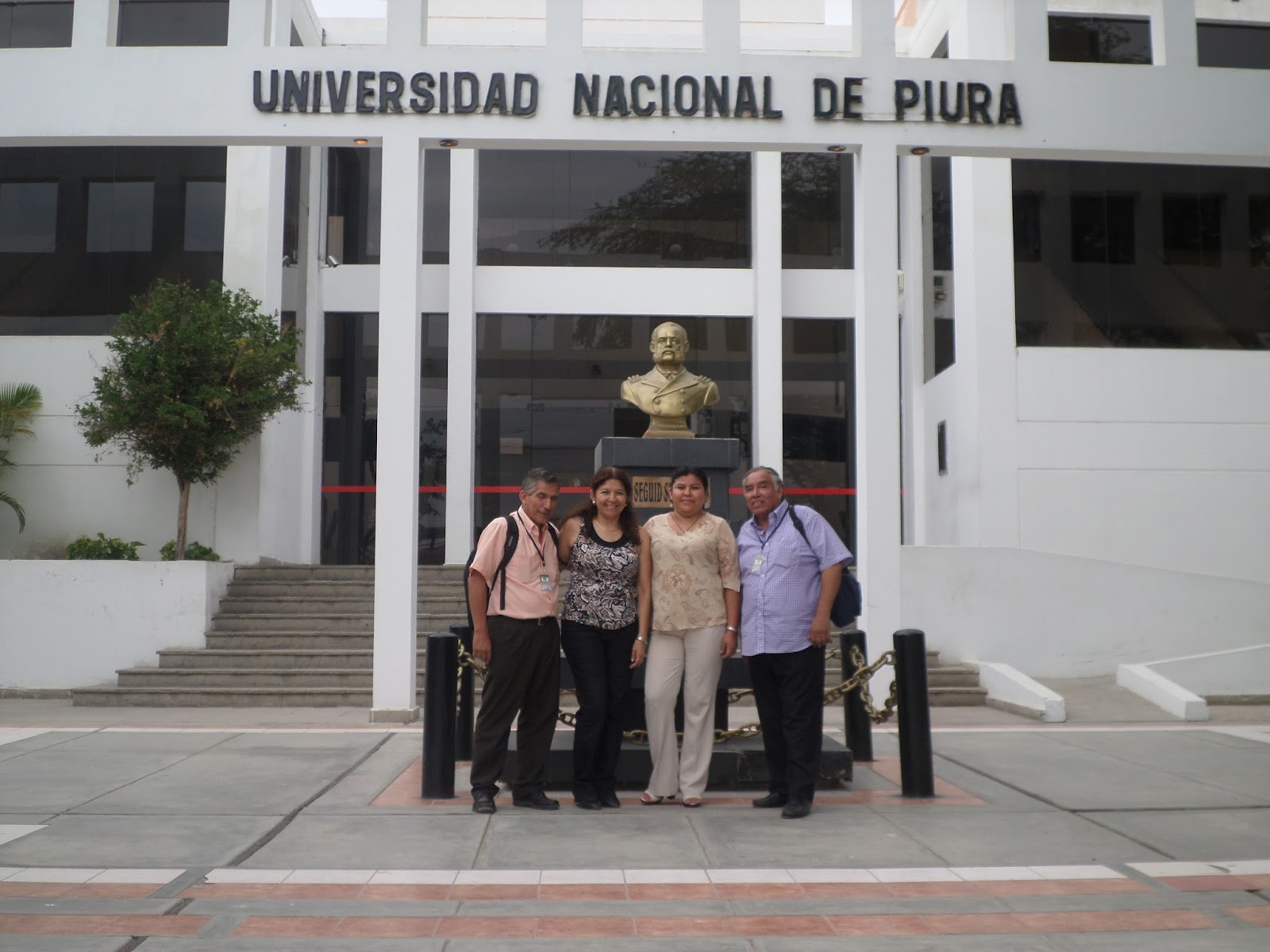 ALCIDES TORRES PAREDES: GESTIÓN ESCOLAR: nuevos desafíos