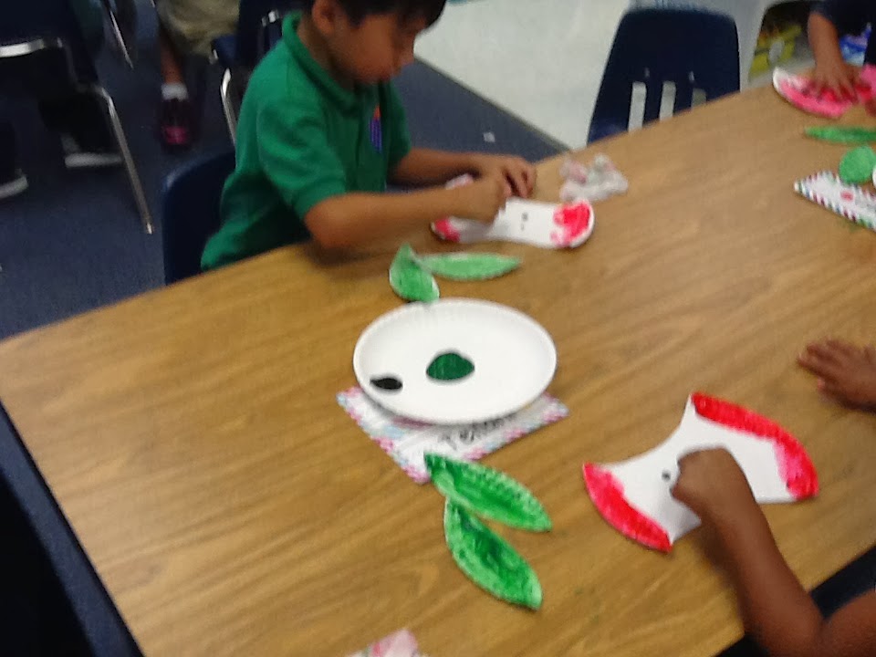 Mrs. Payton's Precious Kindergarteners: Apple Week & Friday Alphabet Hats