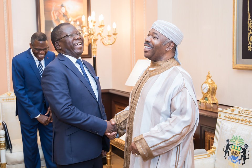 NEVERTHELESS, ALI BONGO HOLDS COURT AT THE PRESIDENTIAL PALACE, NO? ET ...