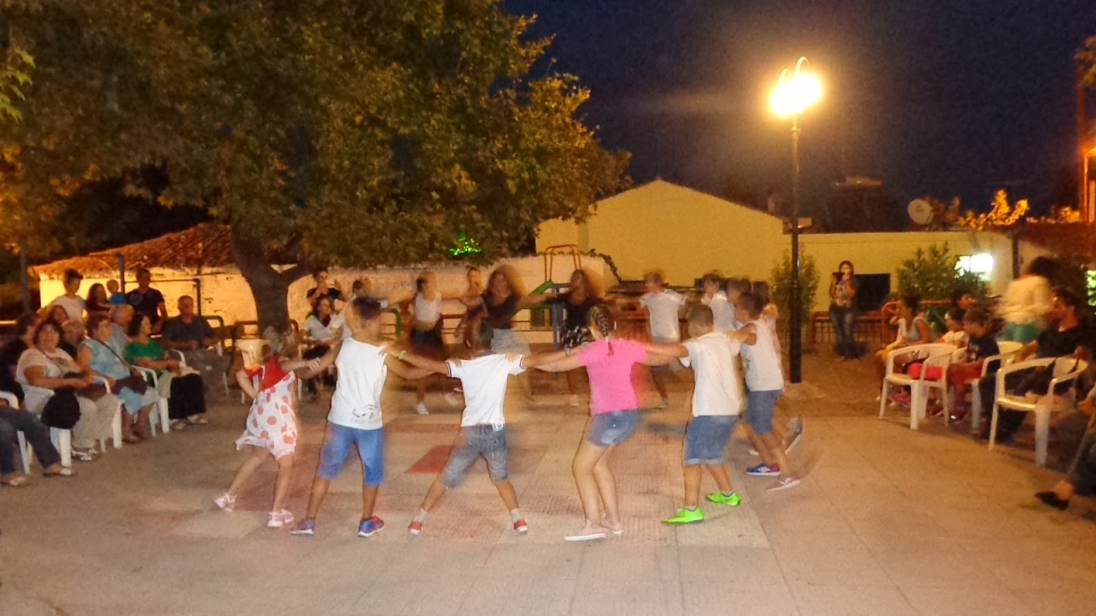 την Δημιουργια Προτυπης Παιδικης Χαρας Περιμενουν τα Παιδια του ...