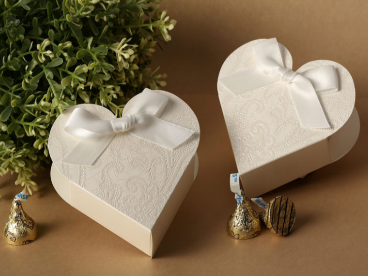 Your one-stop wedding centre - gifts, deco, favors and such!