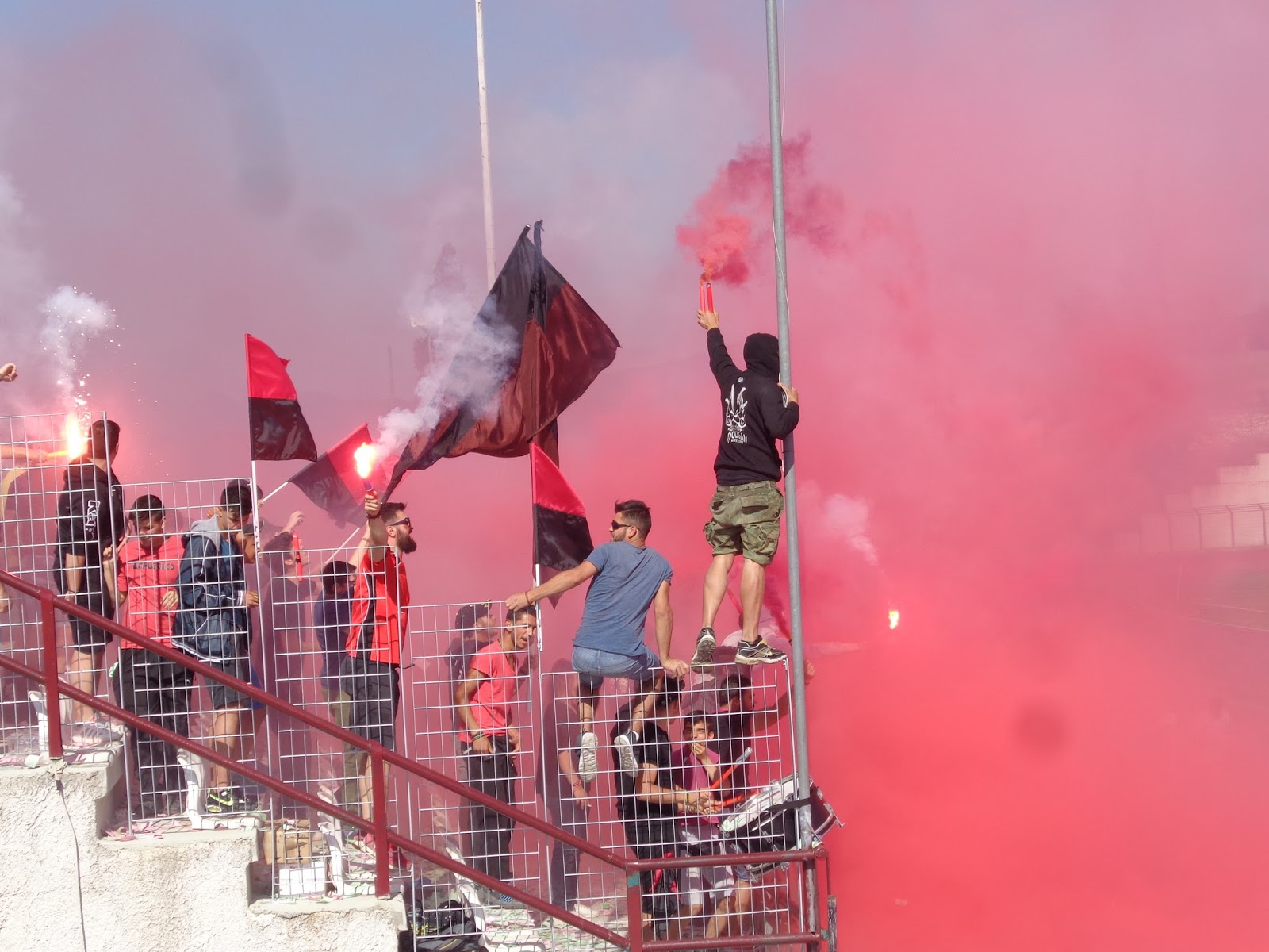 ΤΟ ΜΕΓΑΛΟ ΠΑΙΧΝΙΔΙ ΤΗΣ ΒΟΙΩΤΙΑΣ ΣΤΗ ΘΗΒΑ !!! ΑΟ ΘΗΒΑ - ΑΜΒΡΥΣΣΕΑΣ ...