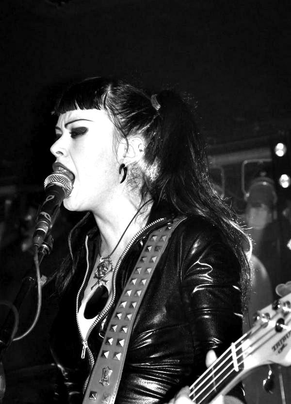 troadoes: Hot Rock Chicks - Grog