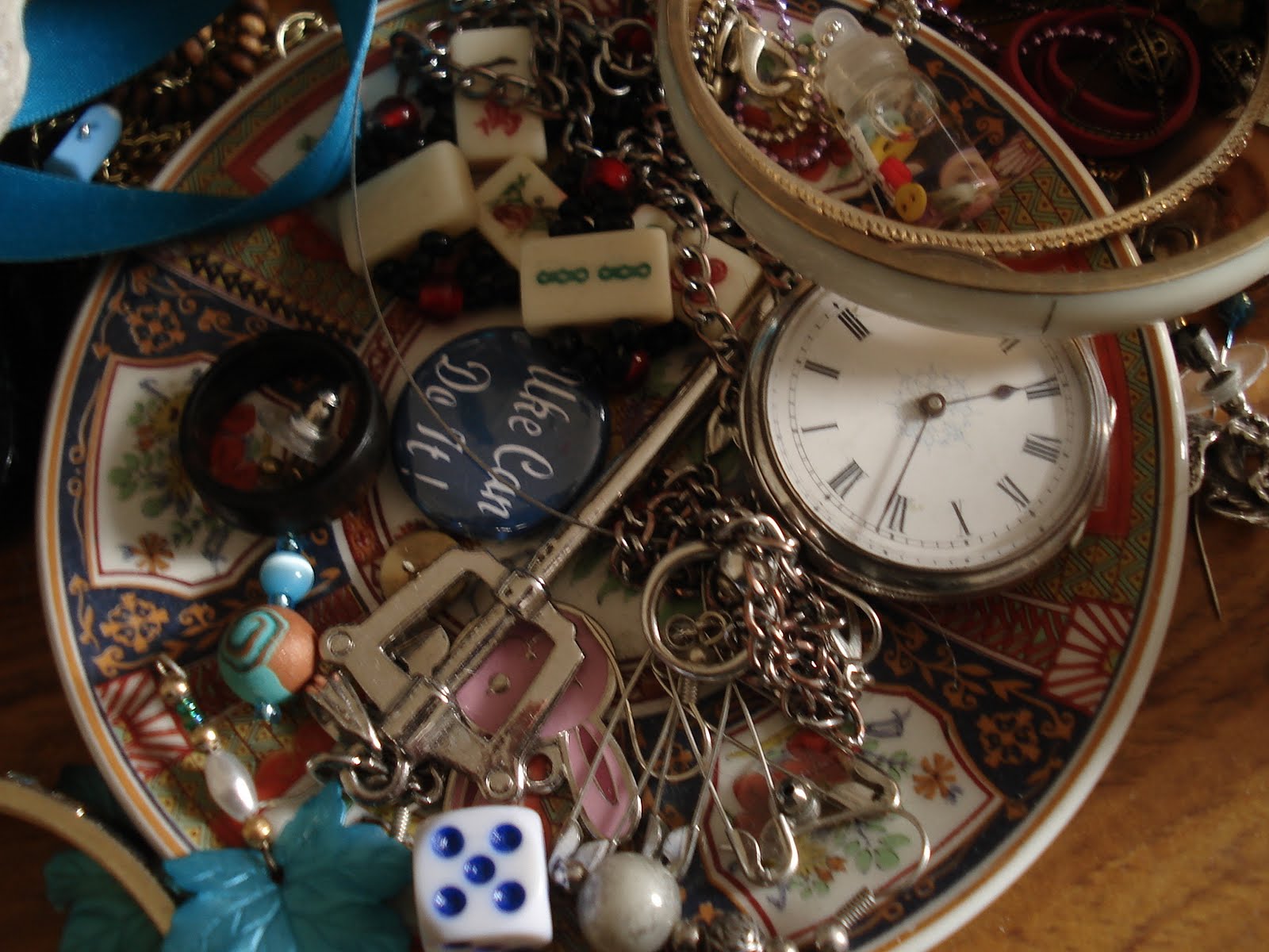 Origami Girl's Heroics: In which I talk about the things in my room