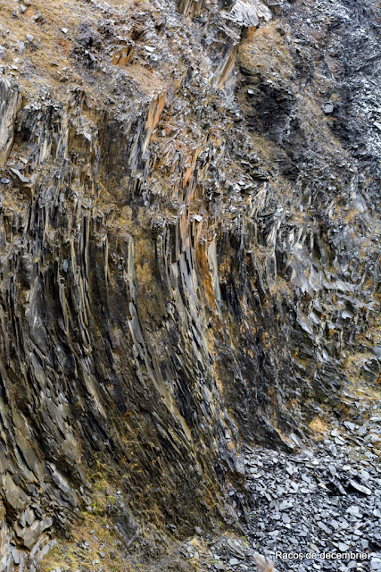 Poveştile mele: Racos, coltul cu nestemate: vulcan, coloane de bazalt ...