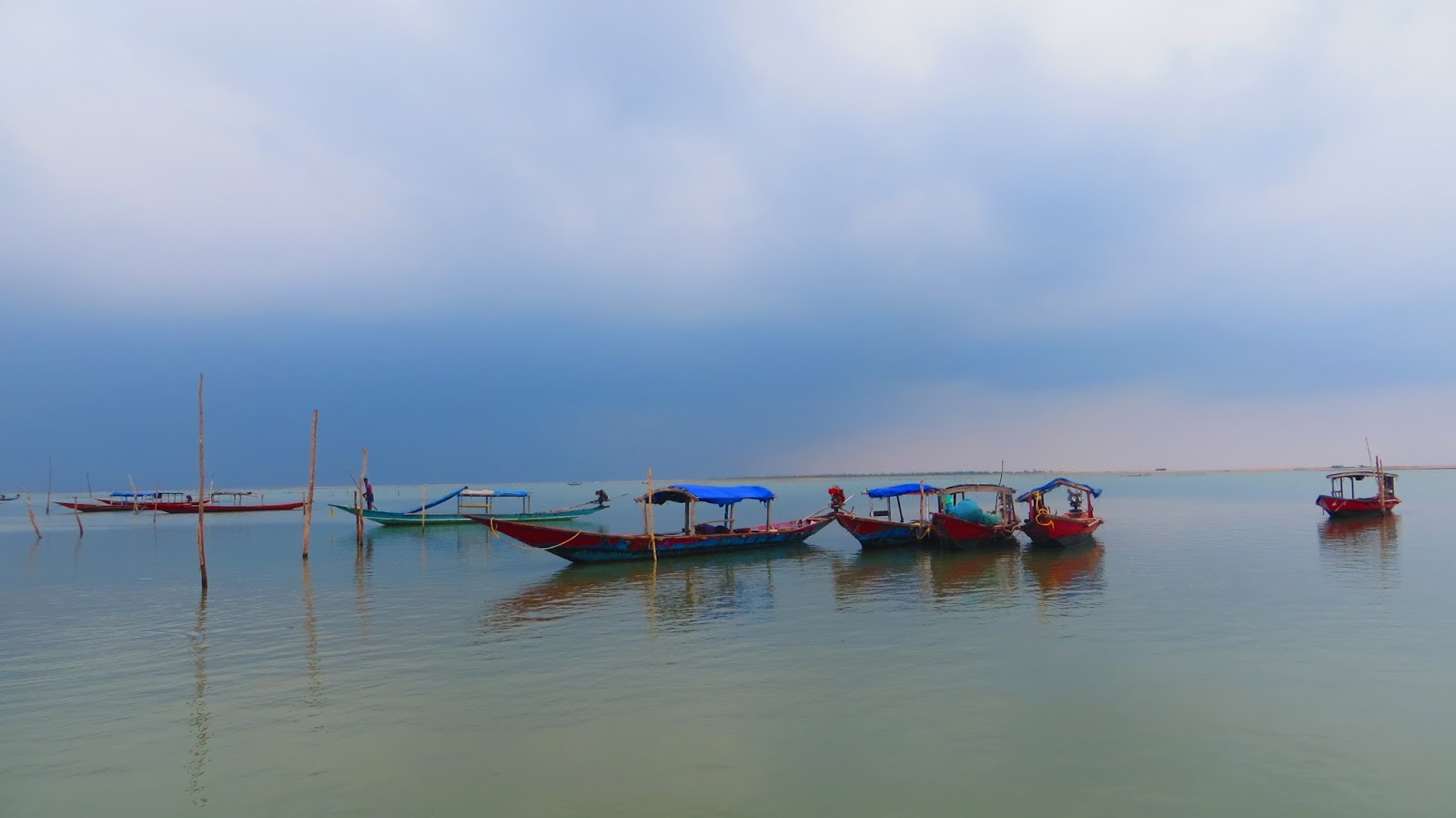 Chilika Lake HD Wallpapers - Chilika Lagoon High Definition Backgrounds