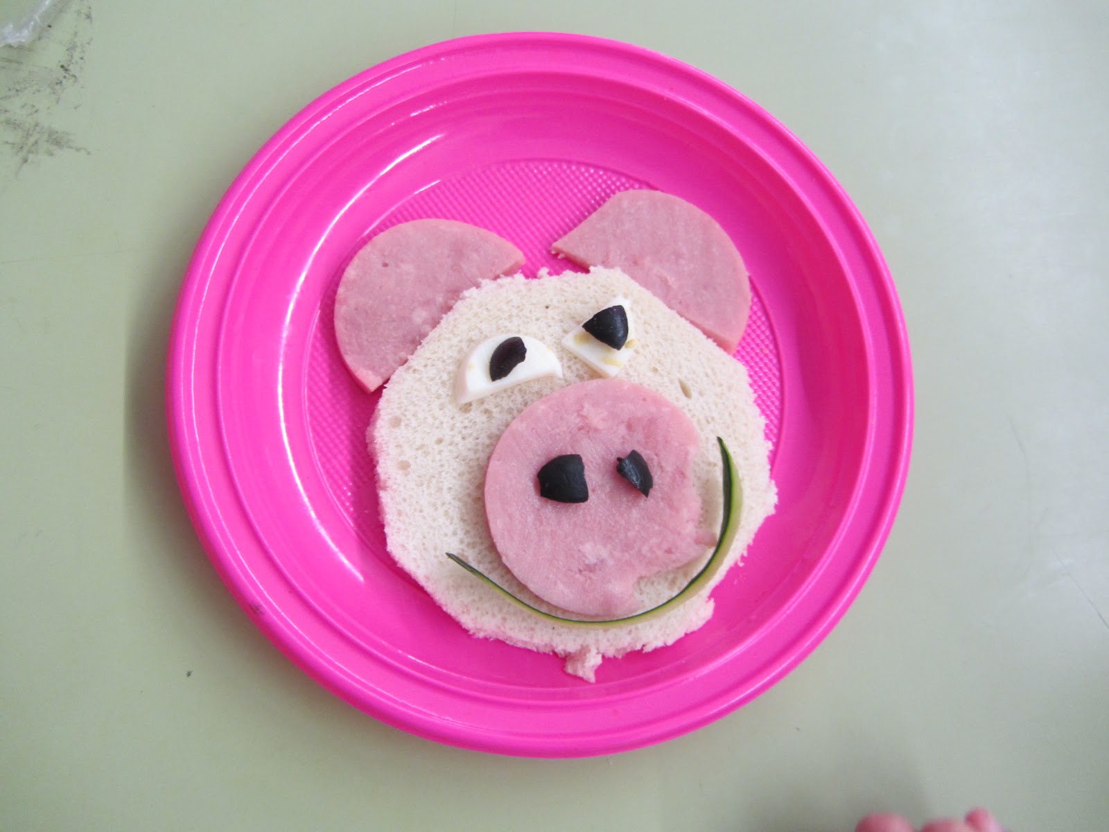 LEARNING TOGETHER: ANIMAL SANDWICHES* PIGS