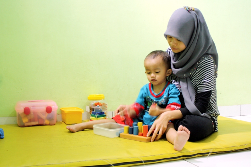 Ayo Latih Ketrampilan Motorik Halus Anak ~ Kidcare Indonesia ( Children ...