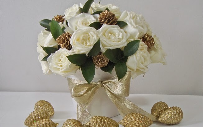 PÁTIO DAS FLORES : Dourado nos arranjos