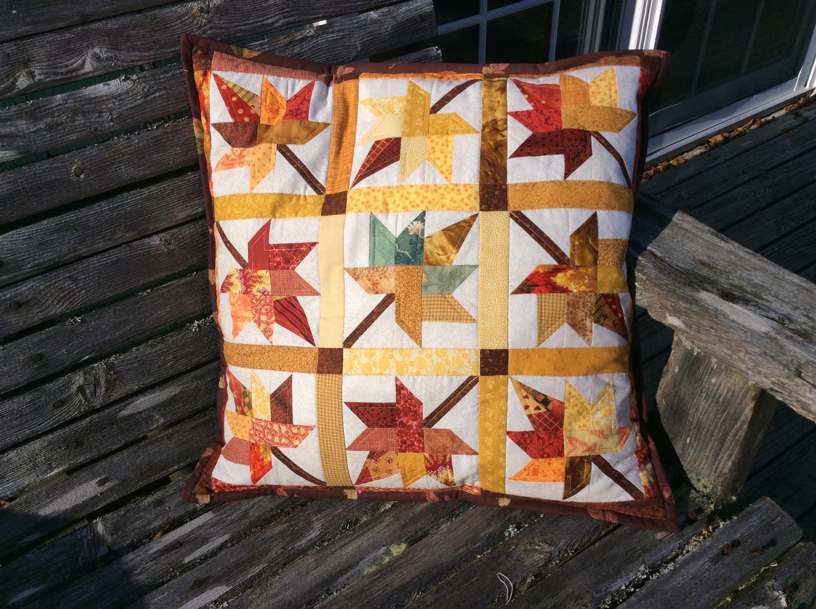 AlliKat Quilts: Fall Maple Leaf Cushion Cover