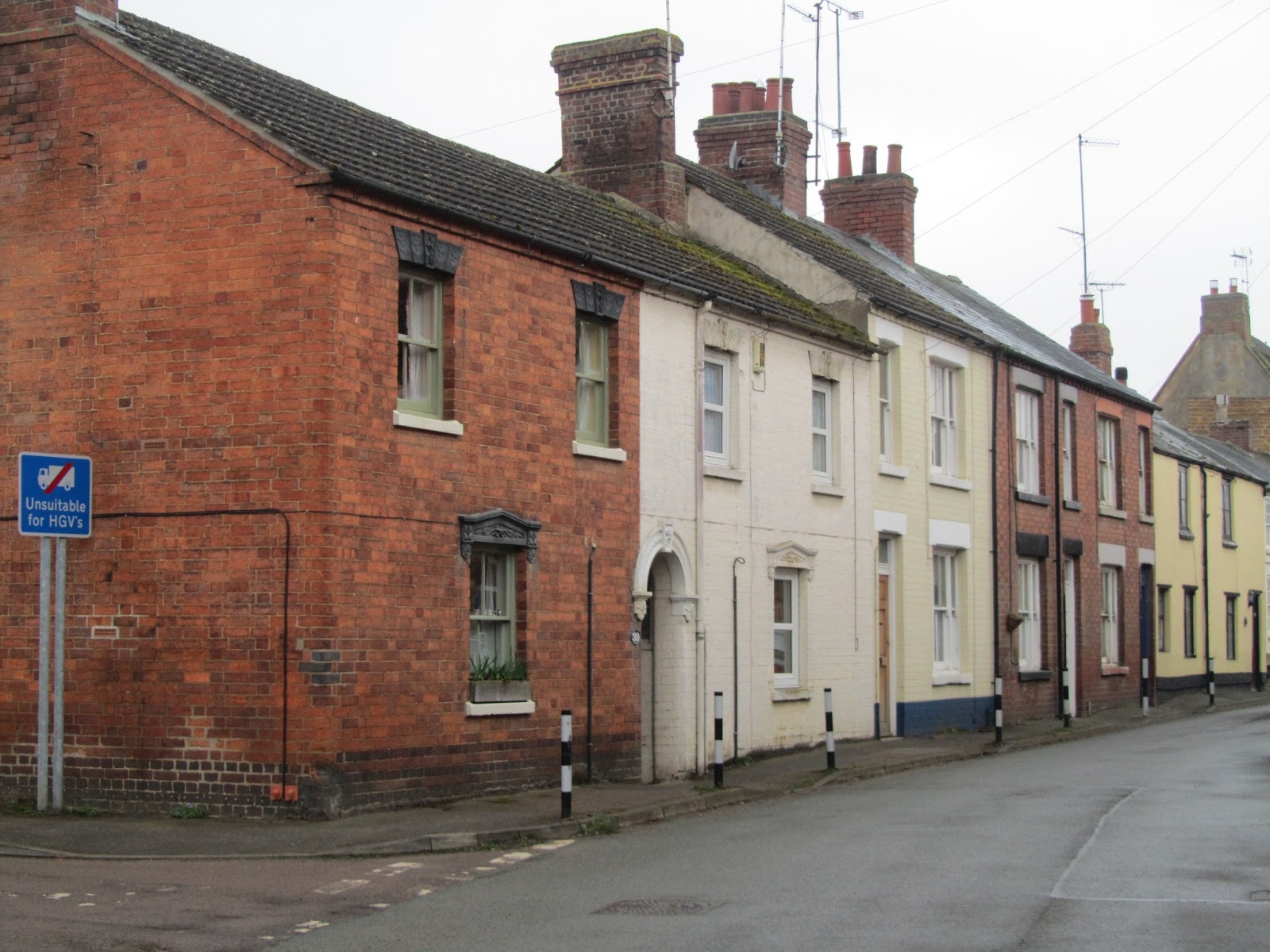 Narrowboat Armadillo: Weedon Bec, a royal bolt hole.