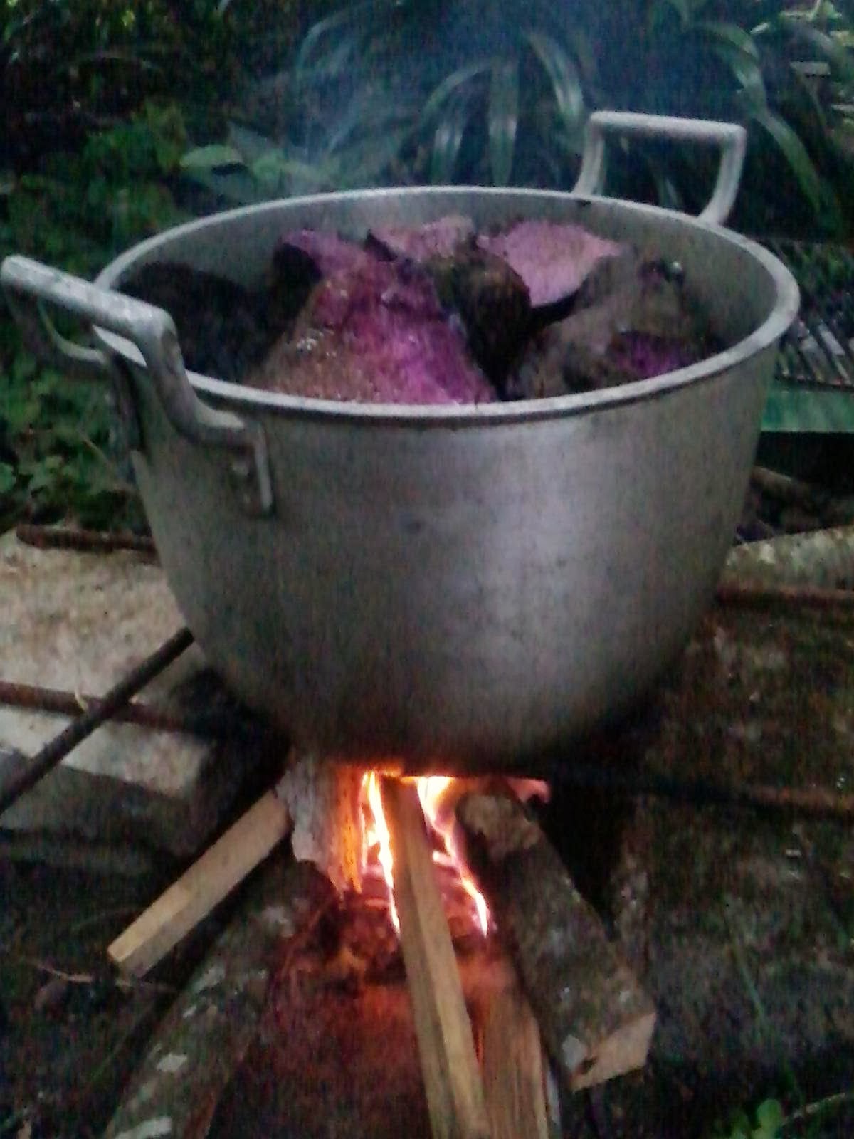 therealcuriousbiker: How to cook ube and the back story of a comfort food