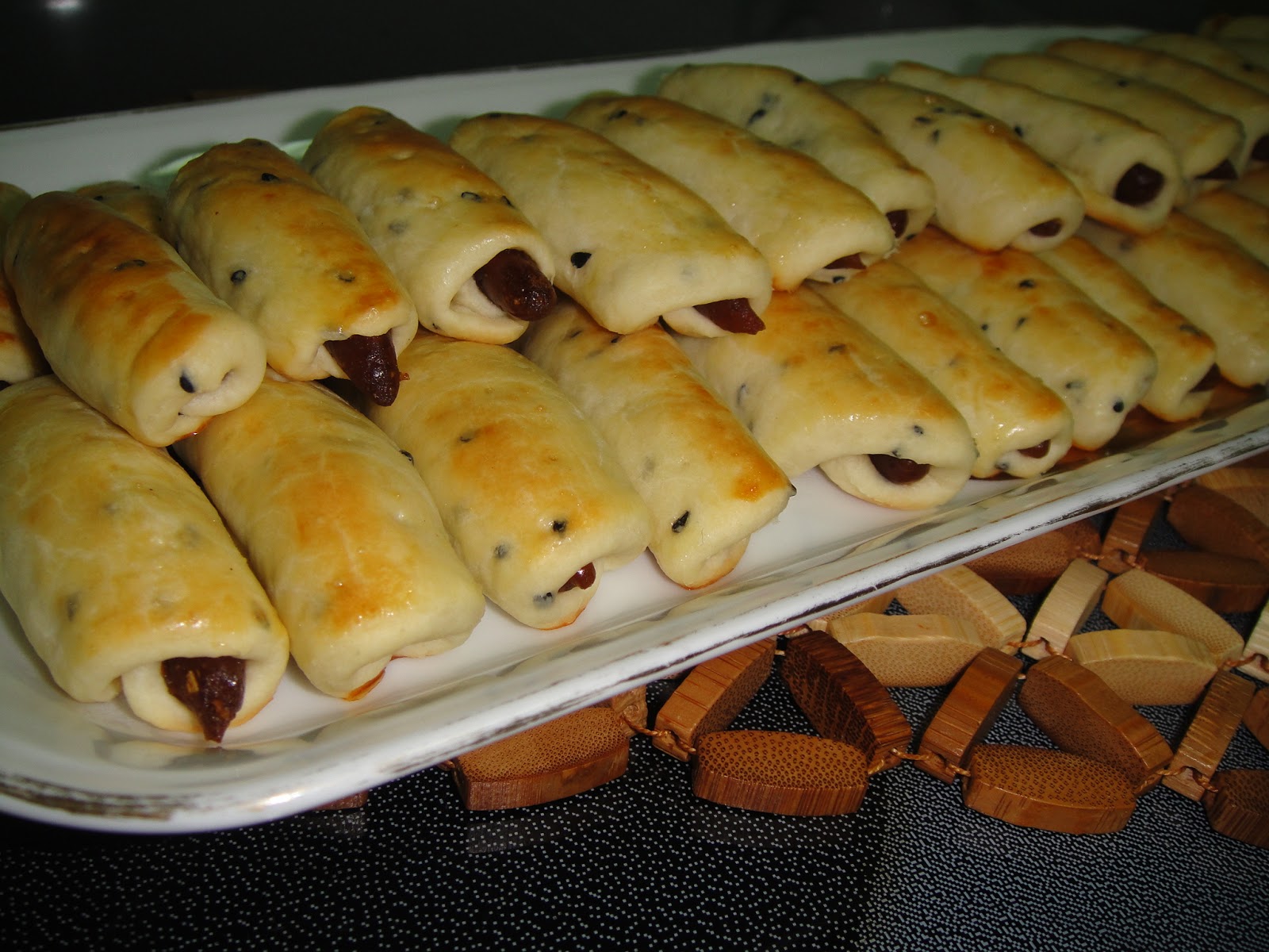 Maryam's Culinary Wonders: 285. Iraqi Date Kleicha