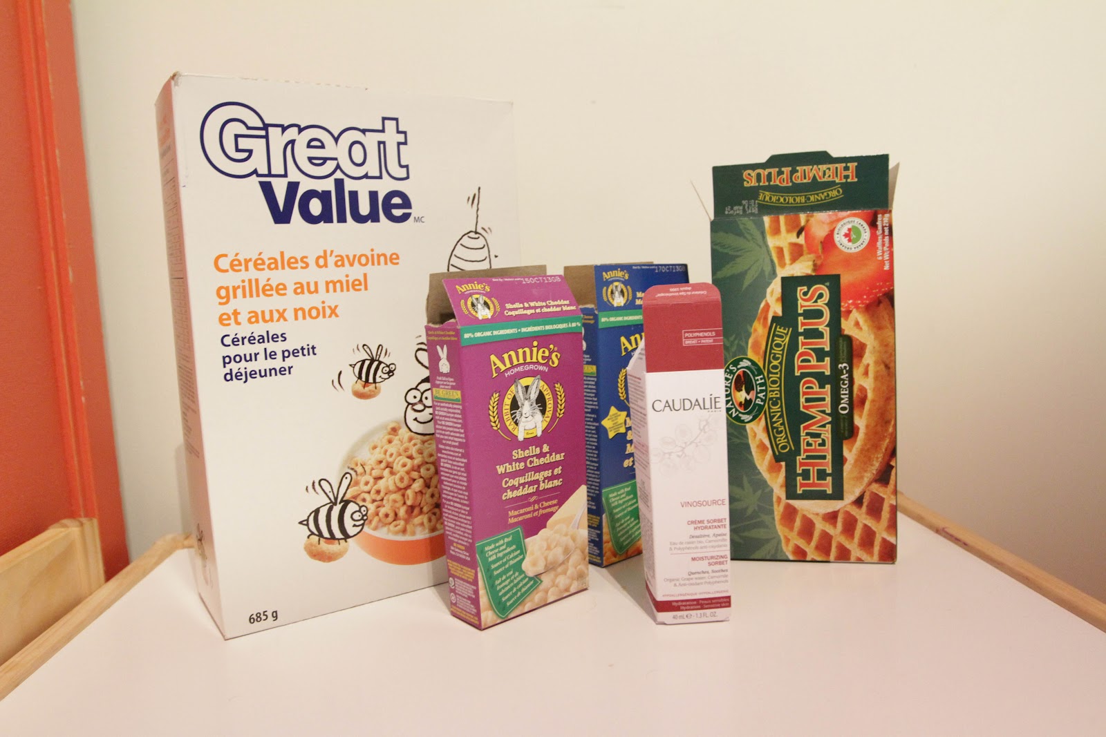 Oh boy, another upcycle!: DIY: cereal box art station
