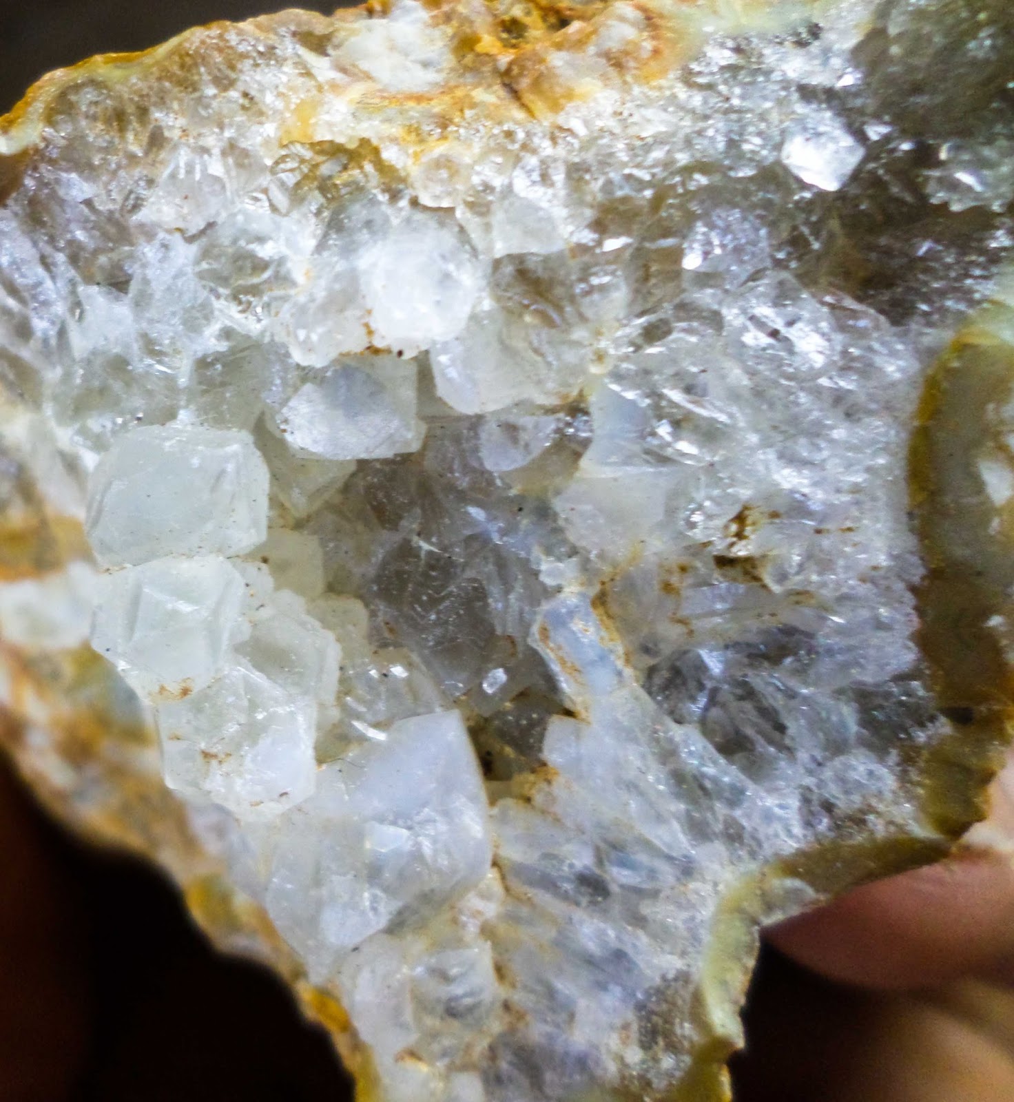 ROUGH KRISTAL KUARSA