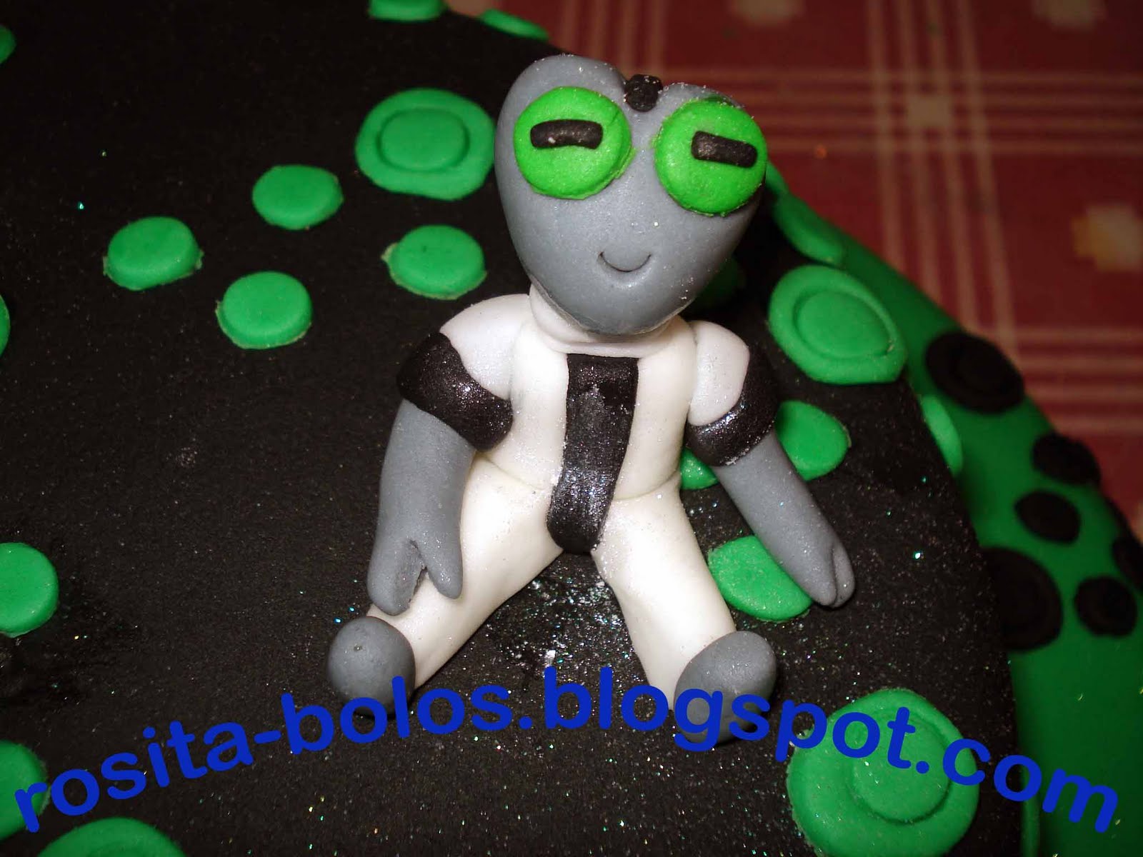 Blog da Rosita: BOLO BEN 10 (BONECOS DE PASTA AMERICANA )