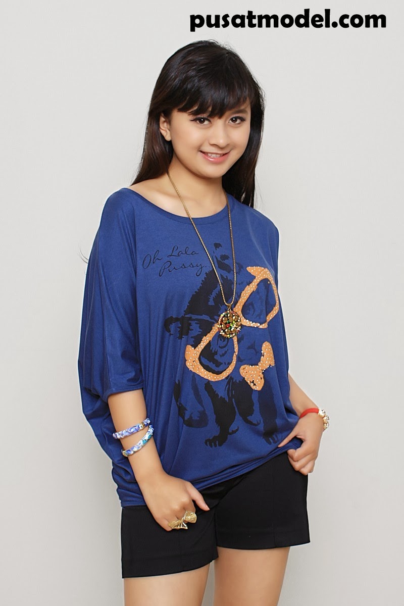 Pilihan Model Kaos Wanita Trendy - Pusat Model