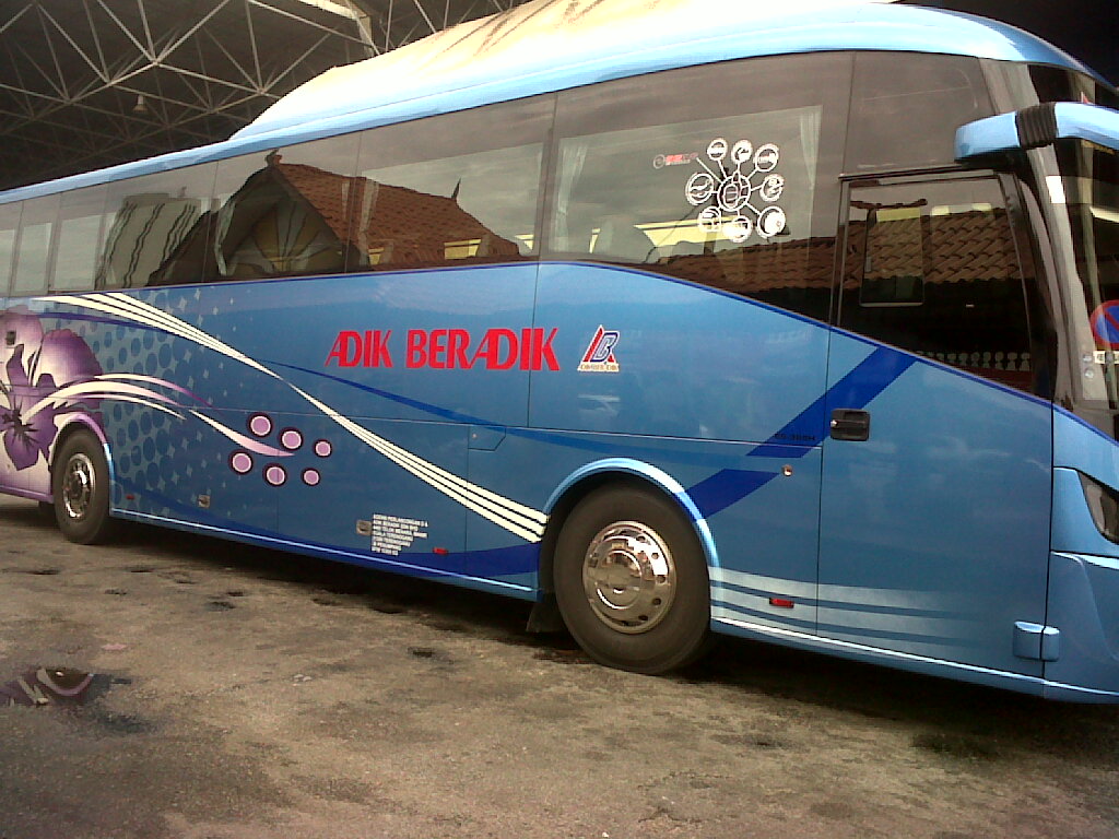 PeMiNaT BaS AimAn....(UBT Group): ADIK BERADIK EKSPRES MENGANCAM