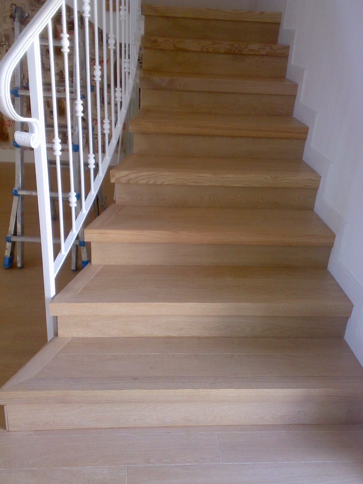 FUSCO PARQUET: SCALA IN ROVERE SBIANCATO