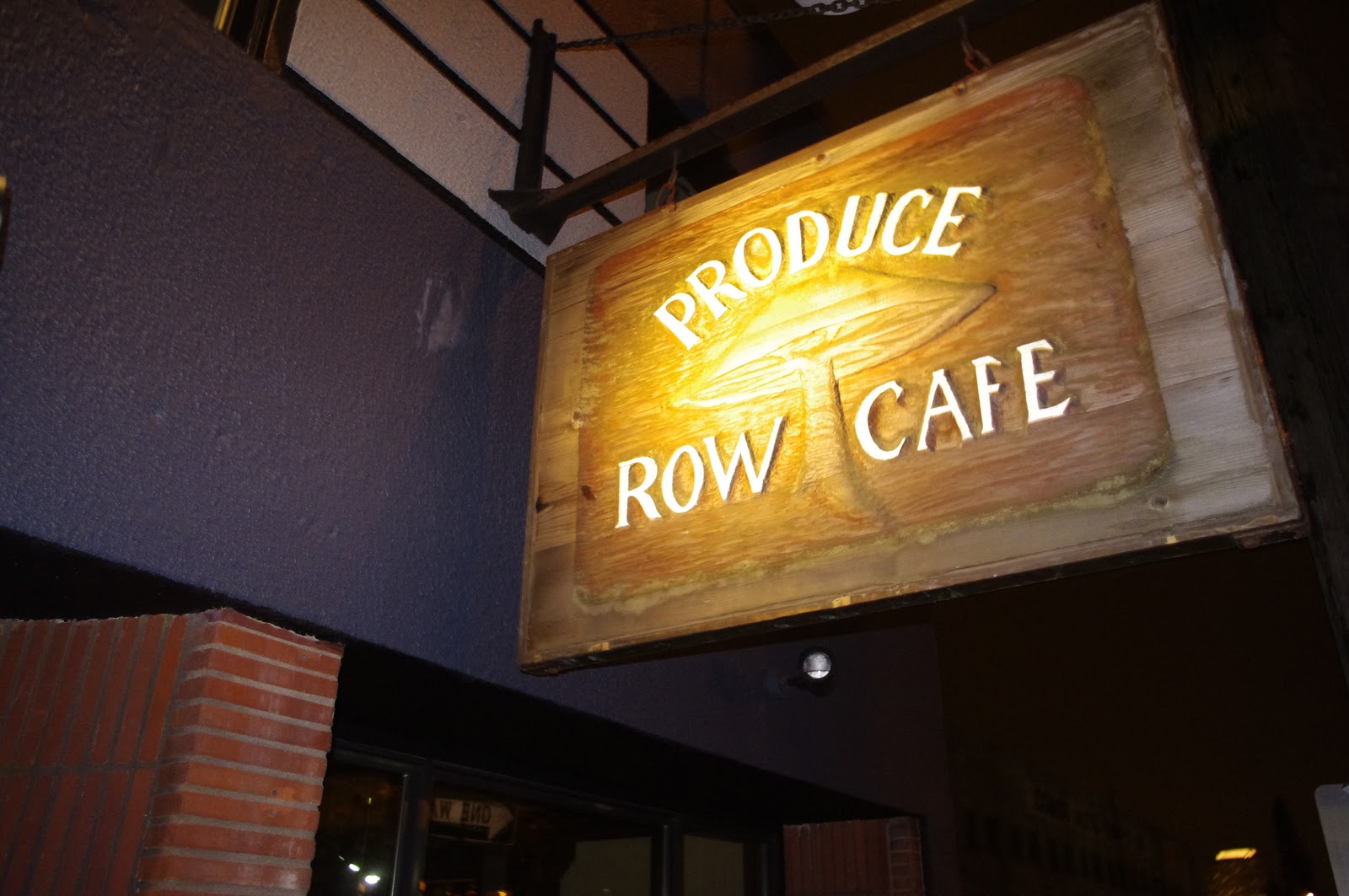 happy hour honeys: Portland Happy Hour: Produce Row Cafe