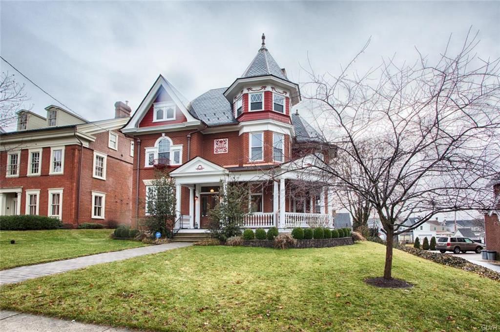 Sweet House Dreams: 1900 Queen Anne Victorian in Catasauqua, Pennsylvania