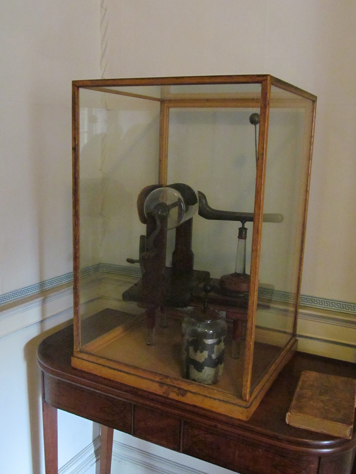 Primitive Physick: John Wesley, electrical quack?