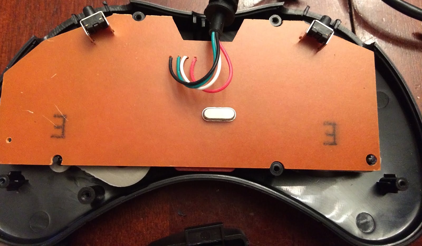 Lantertronics: Teardown of SNES and Genesis USB Gamepads