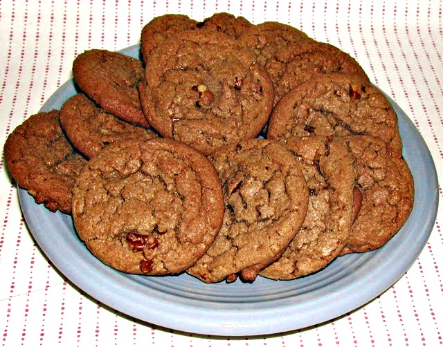 The Iowa Housewife: Family Favorites...German Chocolate Toffee Cookies
