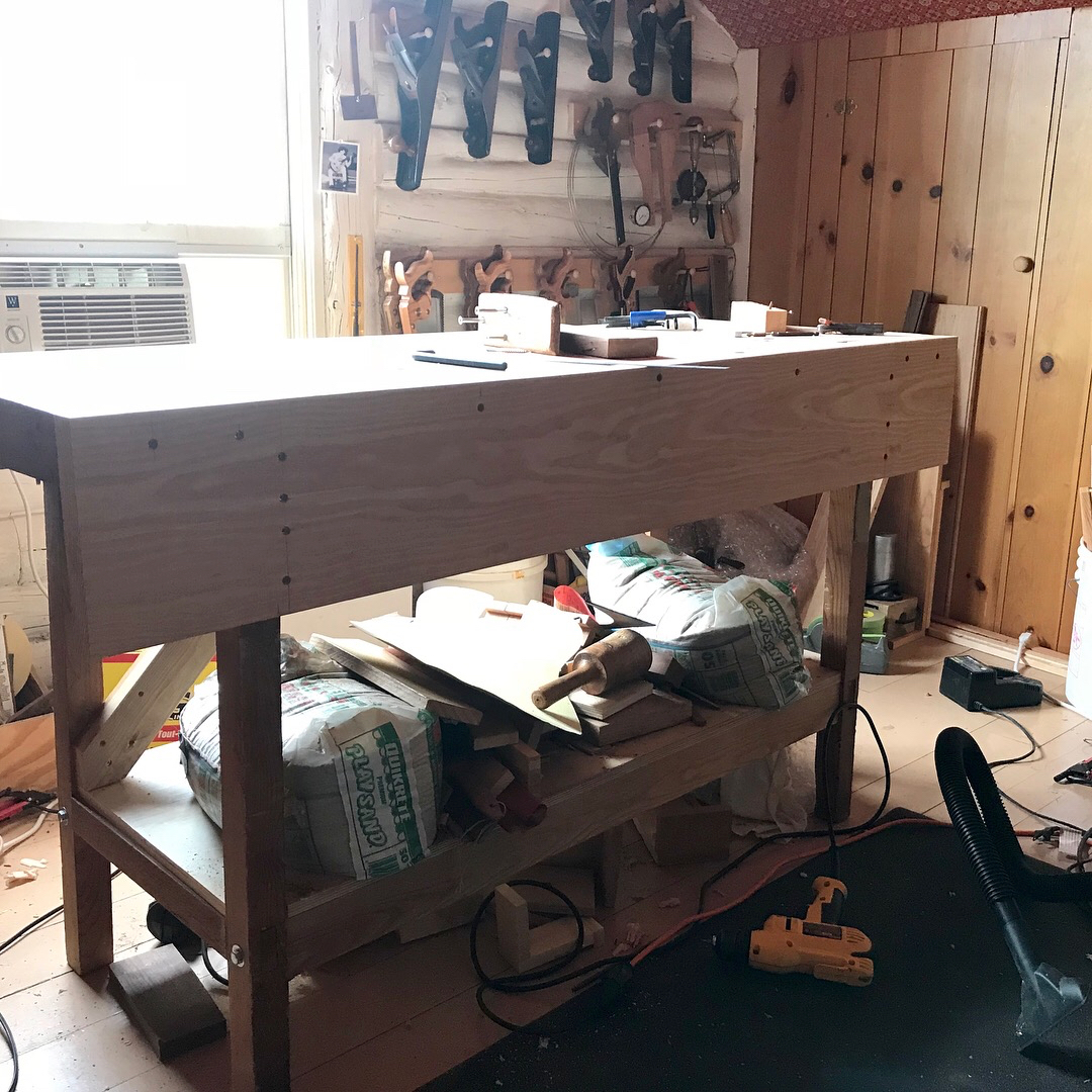 An Unorthodox Nicholson-Style Workbench