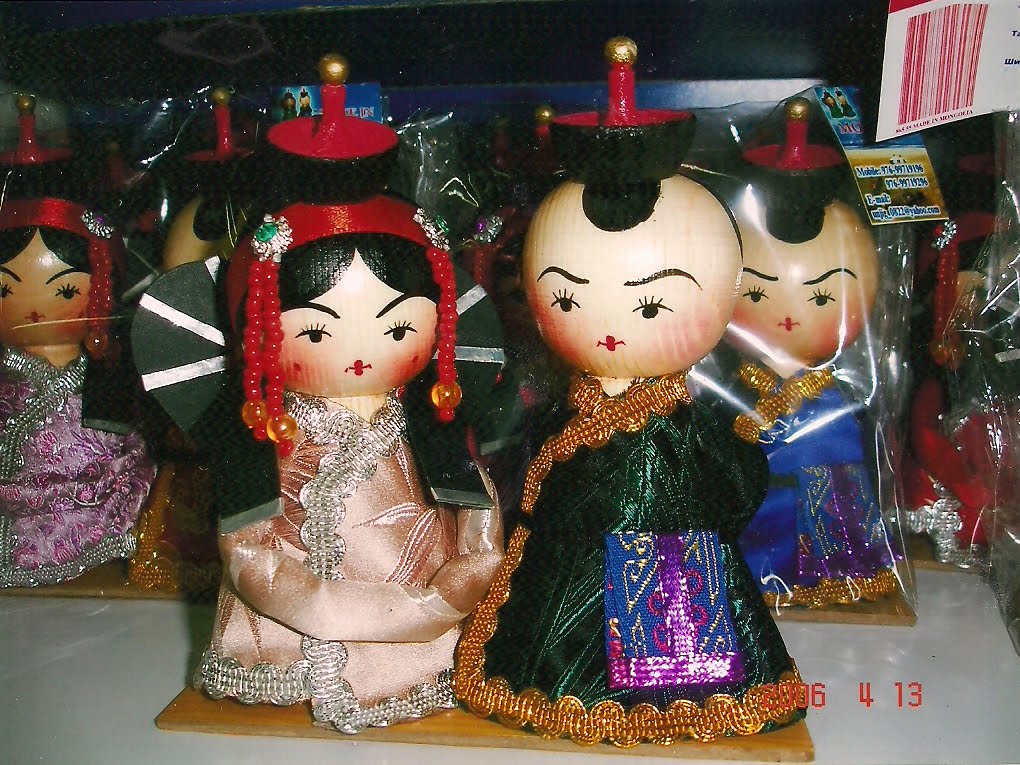 Mongolian dolls: huuheldei