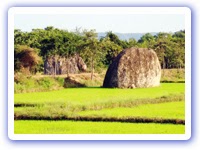 อำเภอไพศาลี: เขาหินกลิ้ง