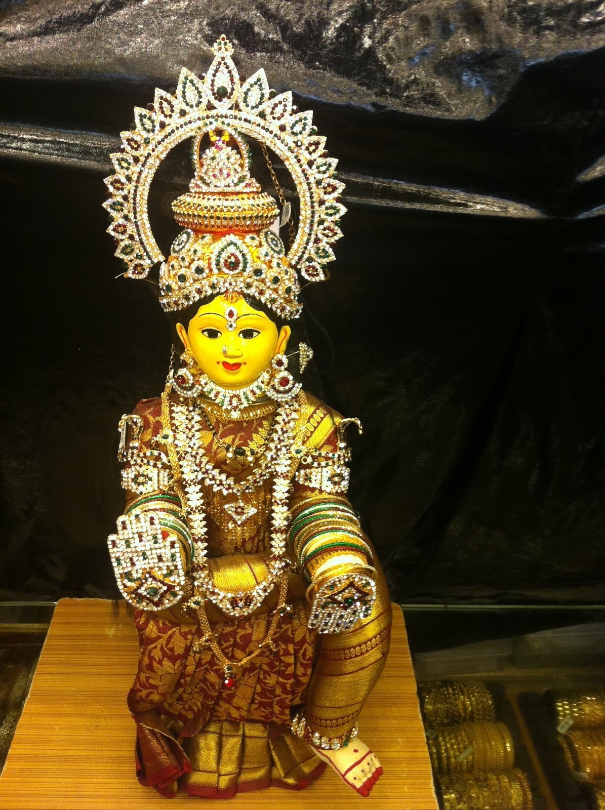 SHRINGAR COSTUMES: Lakshmi Mukhavada