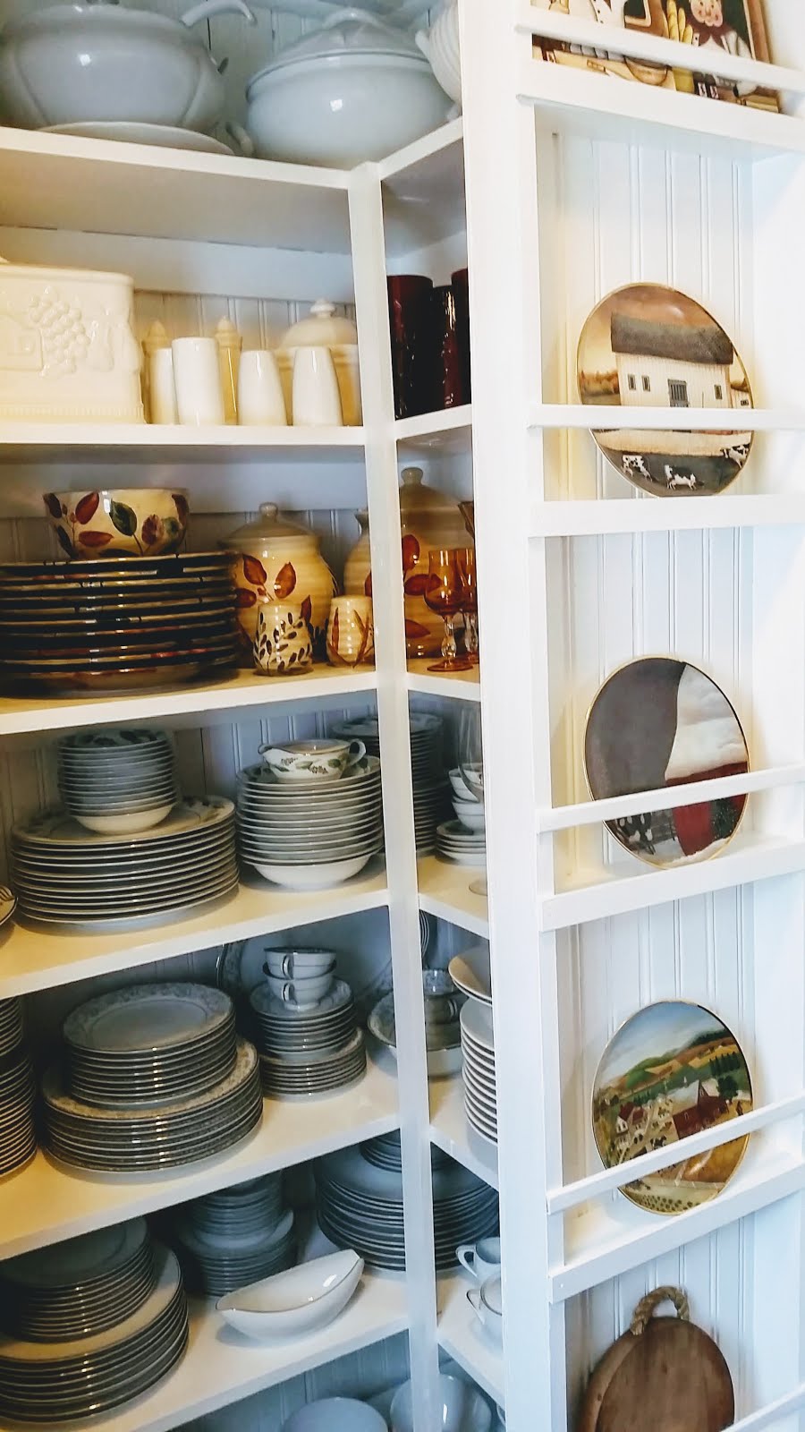 Mom's Hobby Farm: The dish pantry is done--kind of