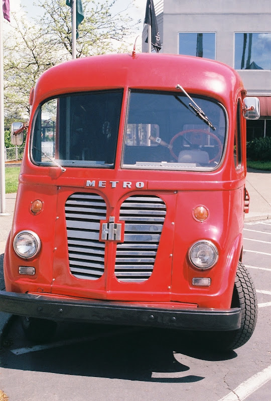 To Know the Ropes: International Harvester Metro Van