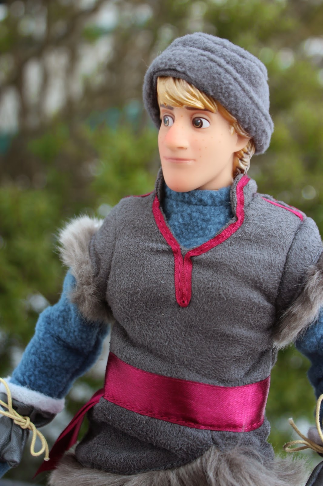 PLANET OF THE DOLLS: Review of Disney Store Frozen Kristoff
