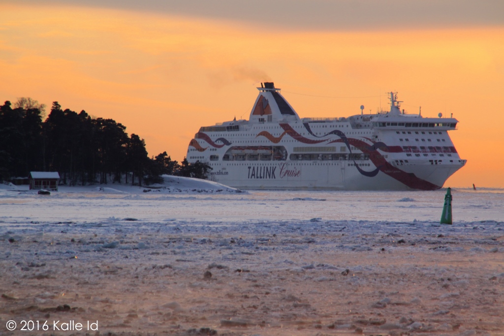 kships: Baltic Queen in Helsinki, 22 January 2016