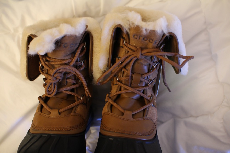 CROCS Women's AllCast II Luxe Snow Boot unboxing