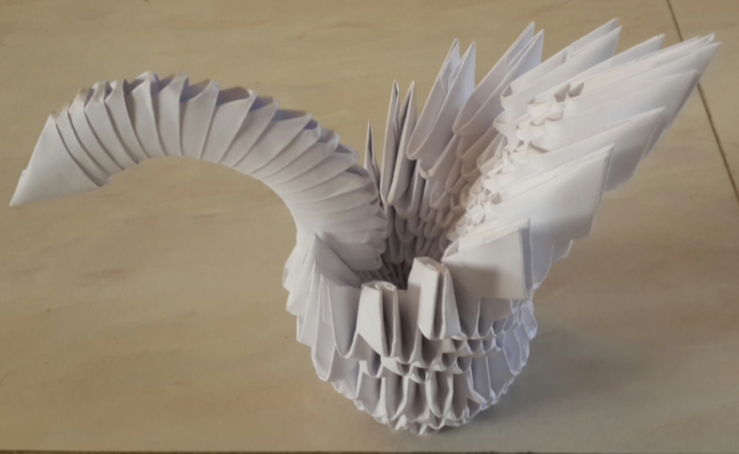 Cerita Dita: Membuat Origami 3D Angsa Putih