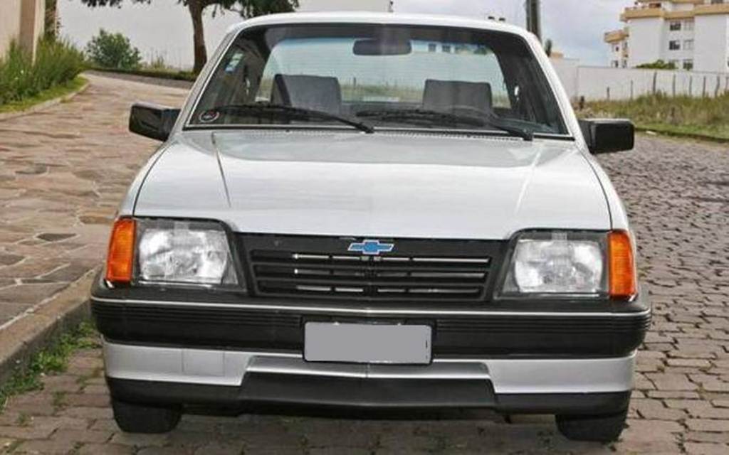 Monza SL/E 1989 1.8: fotos, consumo e especificações