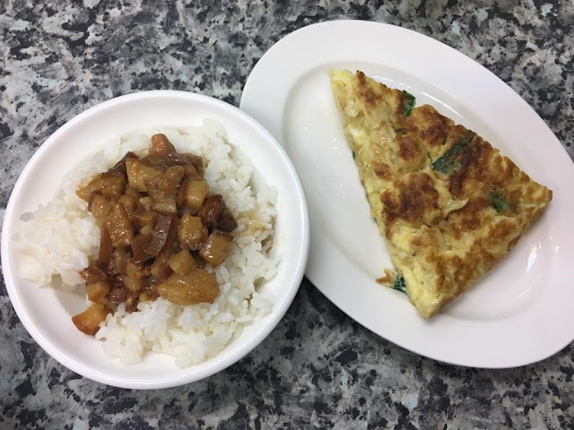 Ah Cai Shi Mu Yu Du(阿財虱目魚肚), the Popular and Famous Night Snack for Its ...