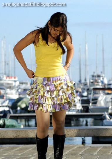 Ileana Looking Hot In Mini Skirt Gateway To World Cinema