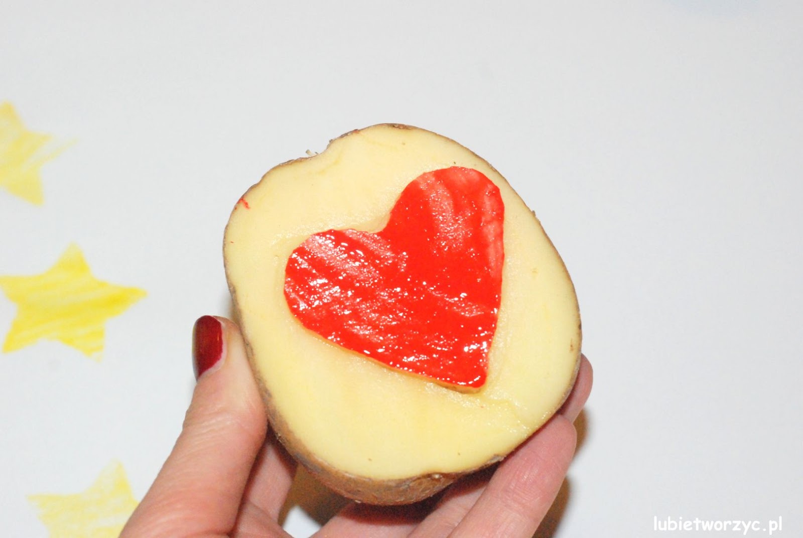 Stemple z wykorzystaniem ziemniaków i foremek do ciastek