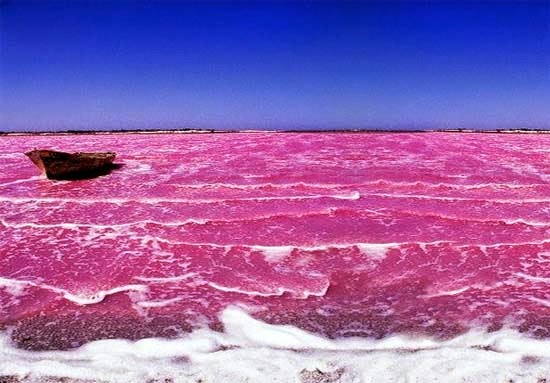 Conheça 10 dos lagos mais impressionantes do mundo