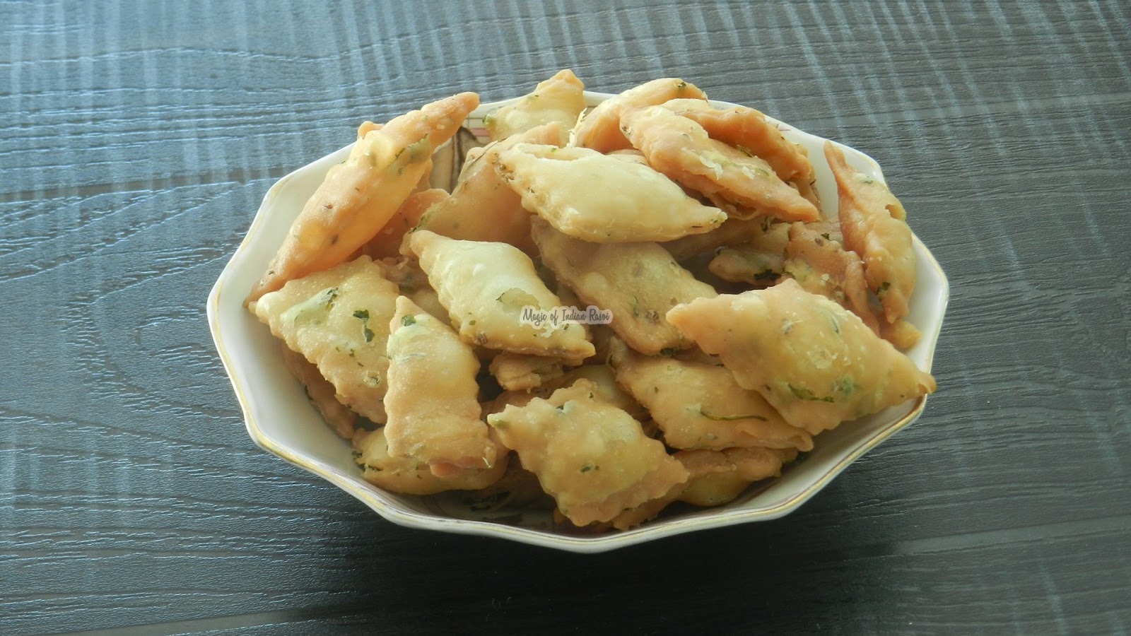 Namkeen Methi Pare | Kasuri Methi Mathri | Magic of Indian Rasoi